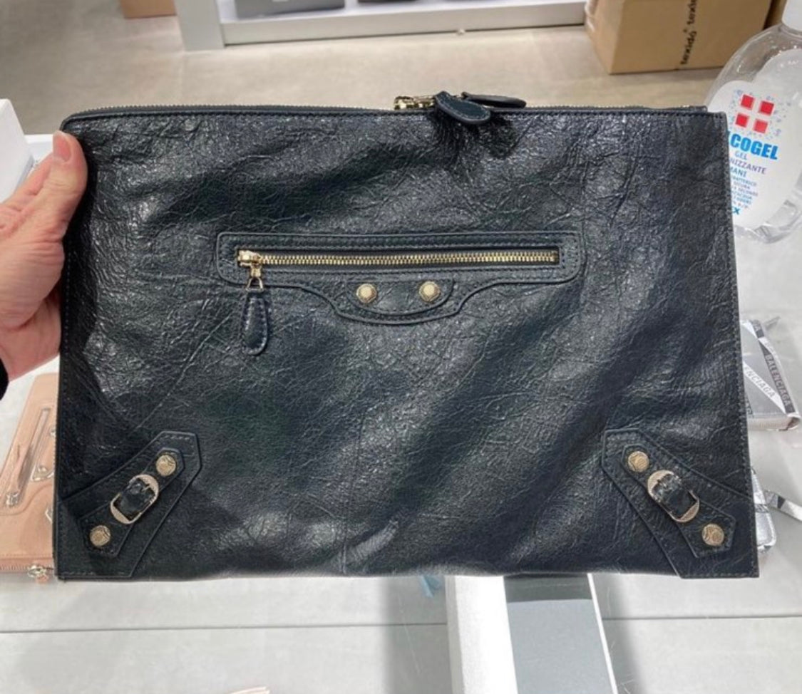 Giant pouch – DesignerdepotPH